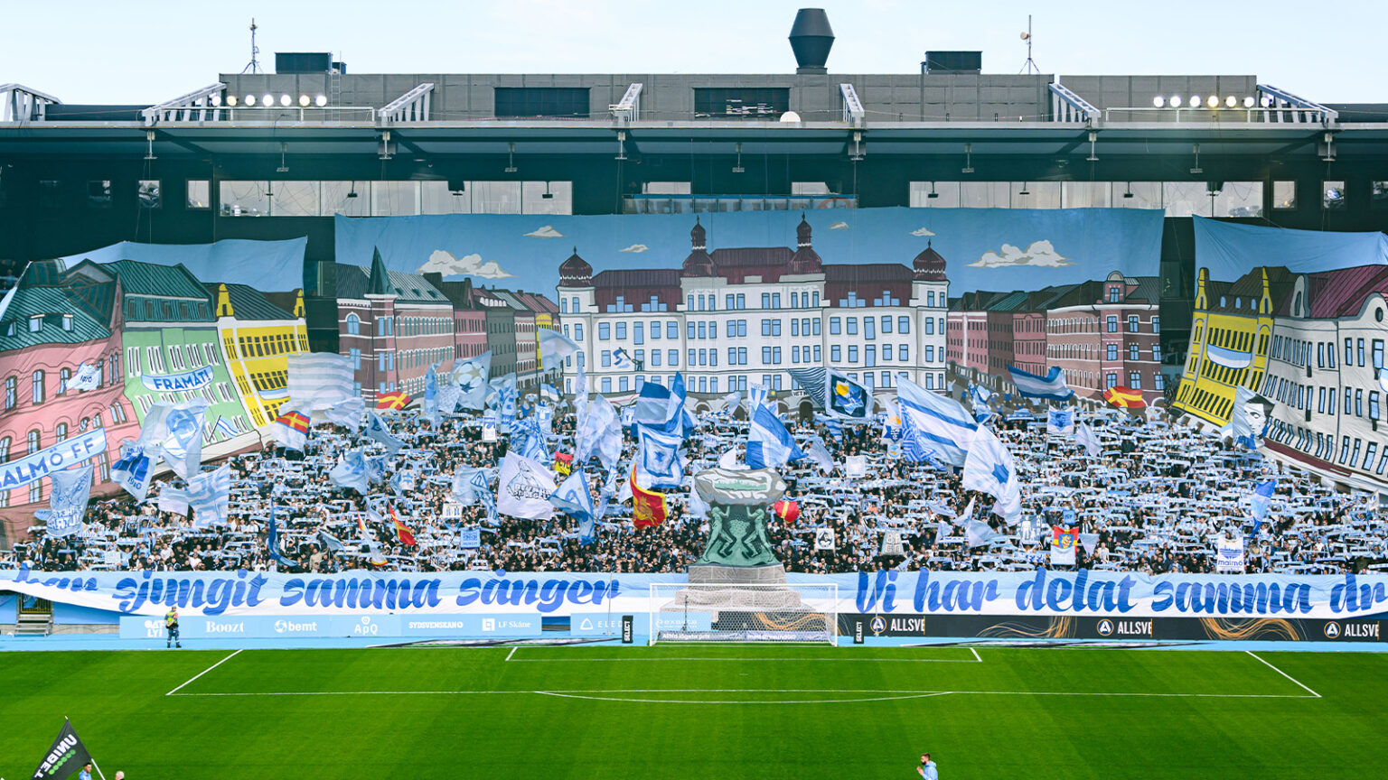 Allsvenskans 10 bästa tifon – "Rörande och vackert" - FotbollDirekt