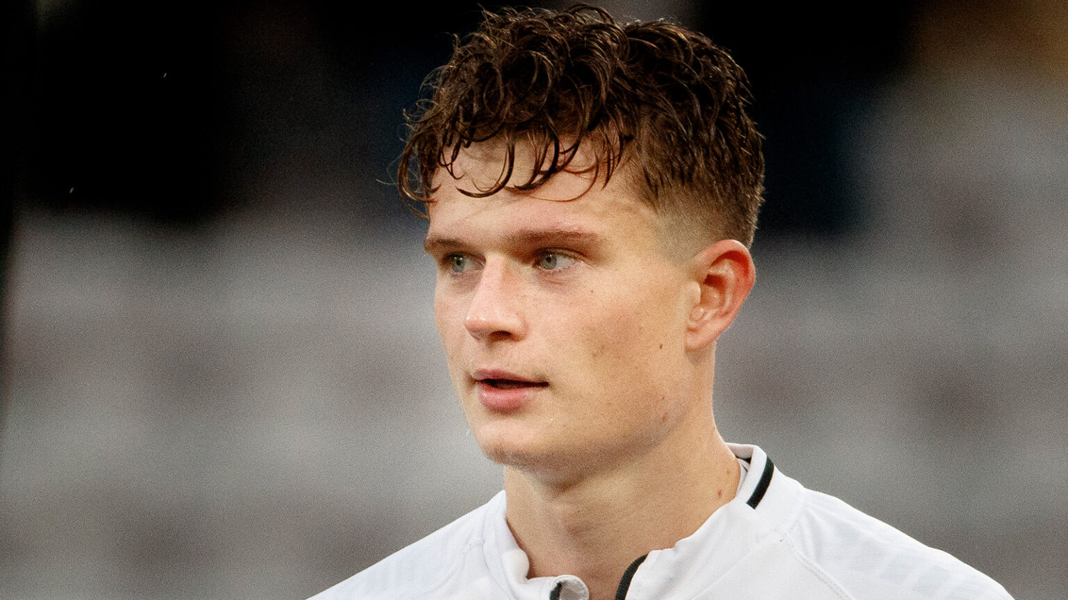 Klart: Örebro förlänger med McCue - FotbollDirekt