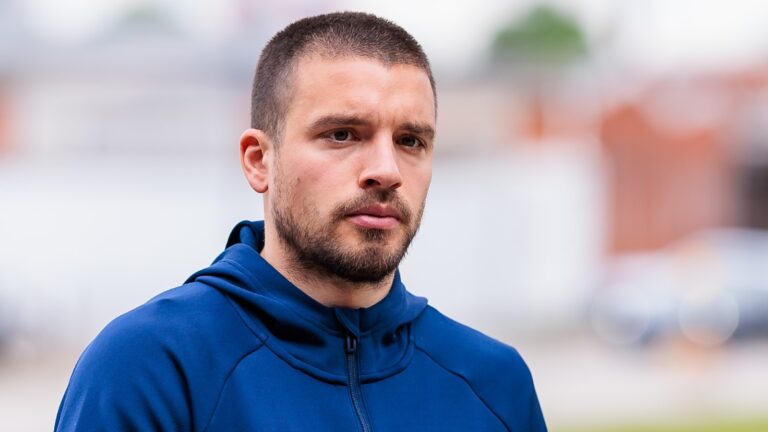 Utan speltid i fyra raka matcher: "It feels like shit" - FotbollDirekt