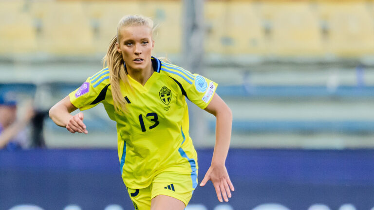 “Att våga ta för sig i en så ung ålder är unikt, Smilla Holmberg är ...