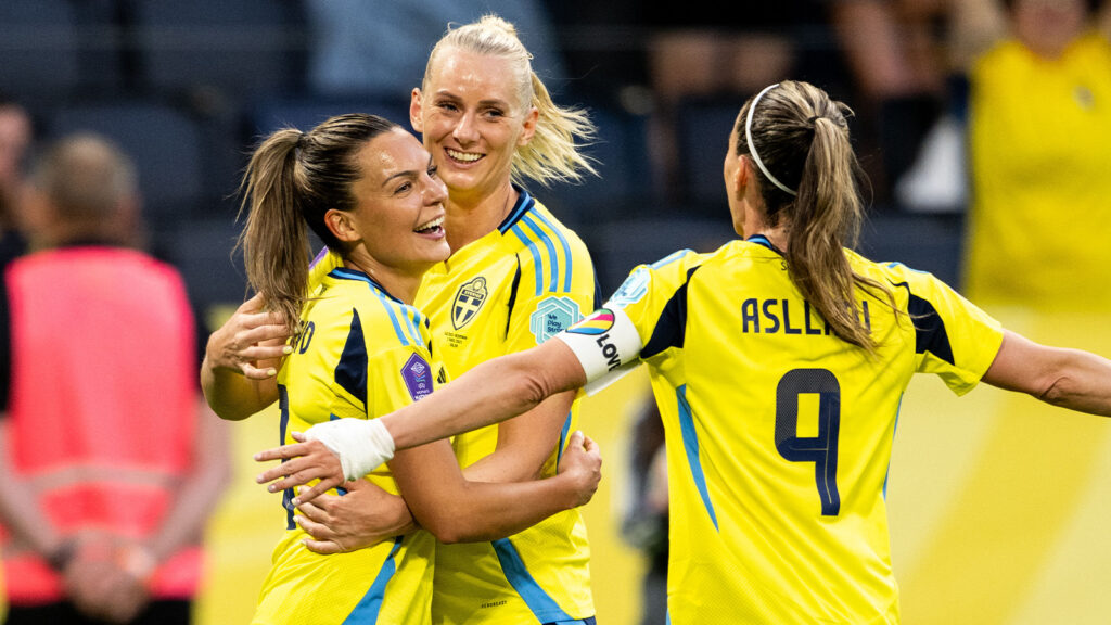 Sverige körde över Danmark – klara för semifinal - FotbollDirekt