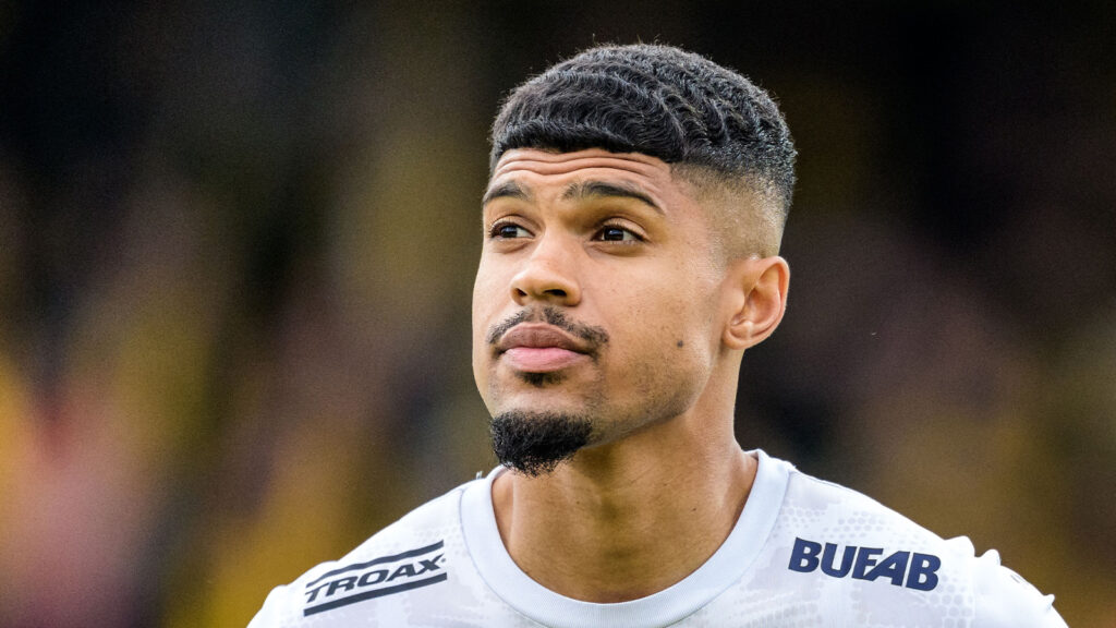 Klart: Luke Le Roux lämnar Värnamo - FotbollDirekt