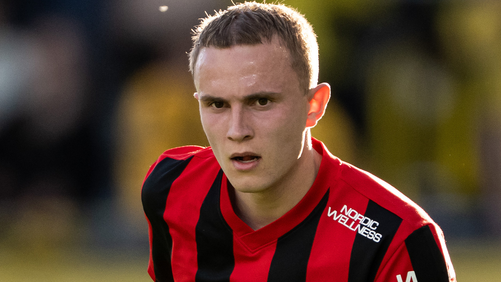 Uppgifter: Victor Lind nära Hammarby – i rekordaffär - FotbollDirekt